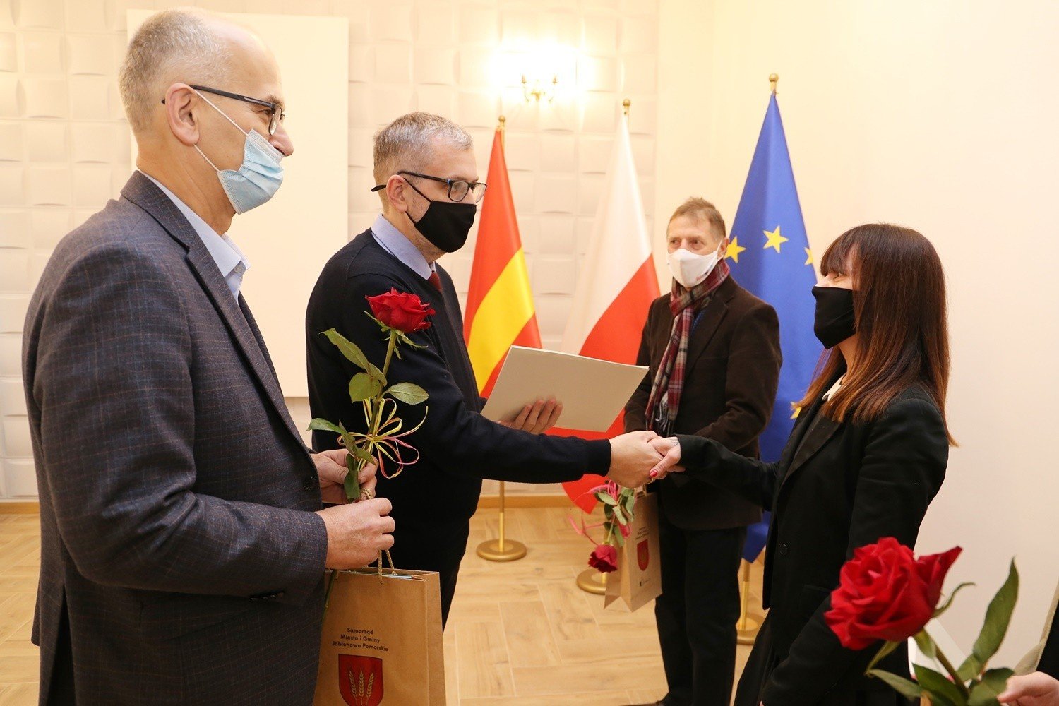 Danuta Makowska, Szymon Broda i Jakub Kirsz oraz Wiesław Perszke z ...