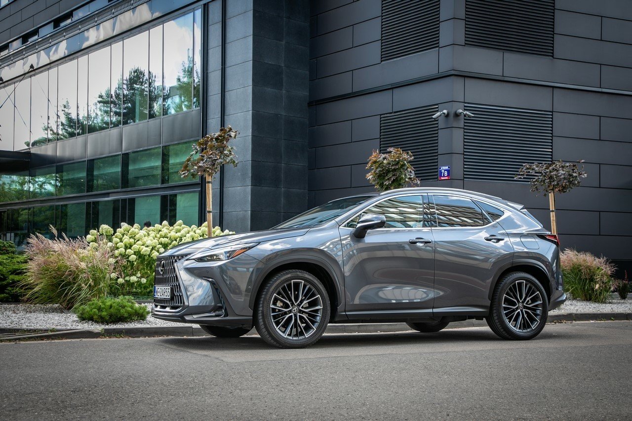 Lexus z rekordową sprzedażą. Zobacz co kupują Europejczycy | Motofakty