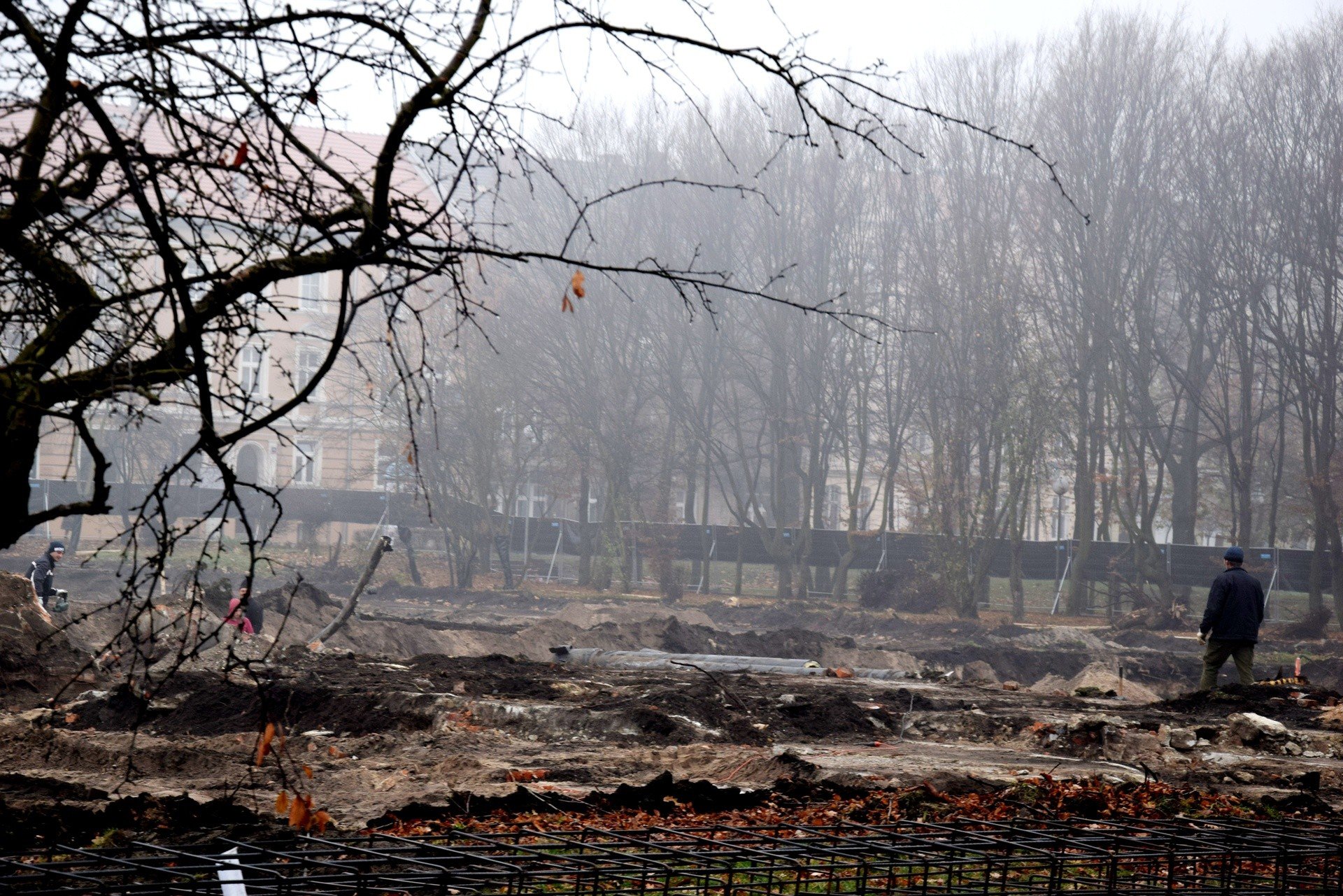 Nowa Sól: Był dworzec PKS, a będzie kryta pływalnia. Sprawdziliśmy, co ...