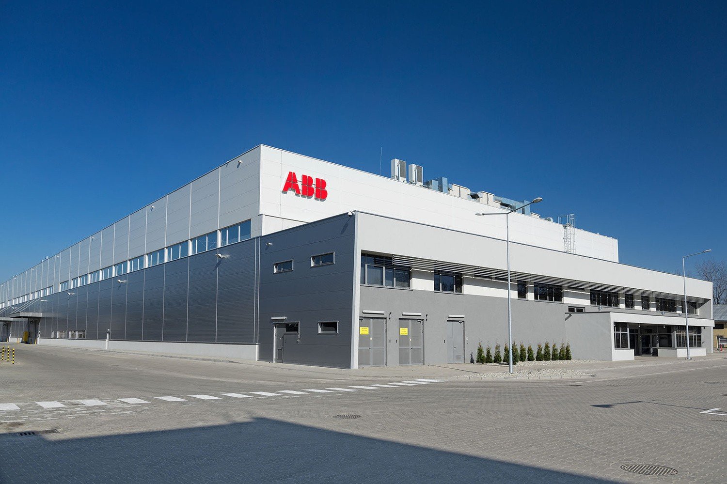 Koncern ABB otworzył w Łodzi nową fabrykę. Jest praca dla 140 osób ...