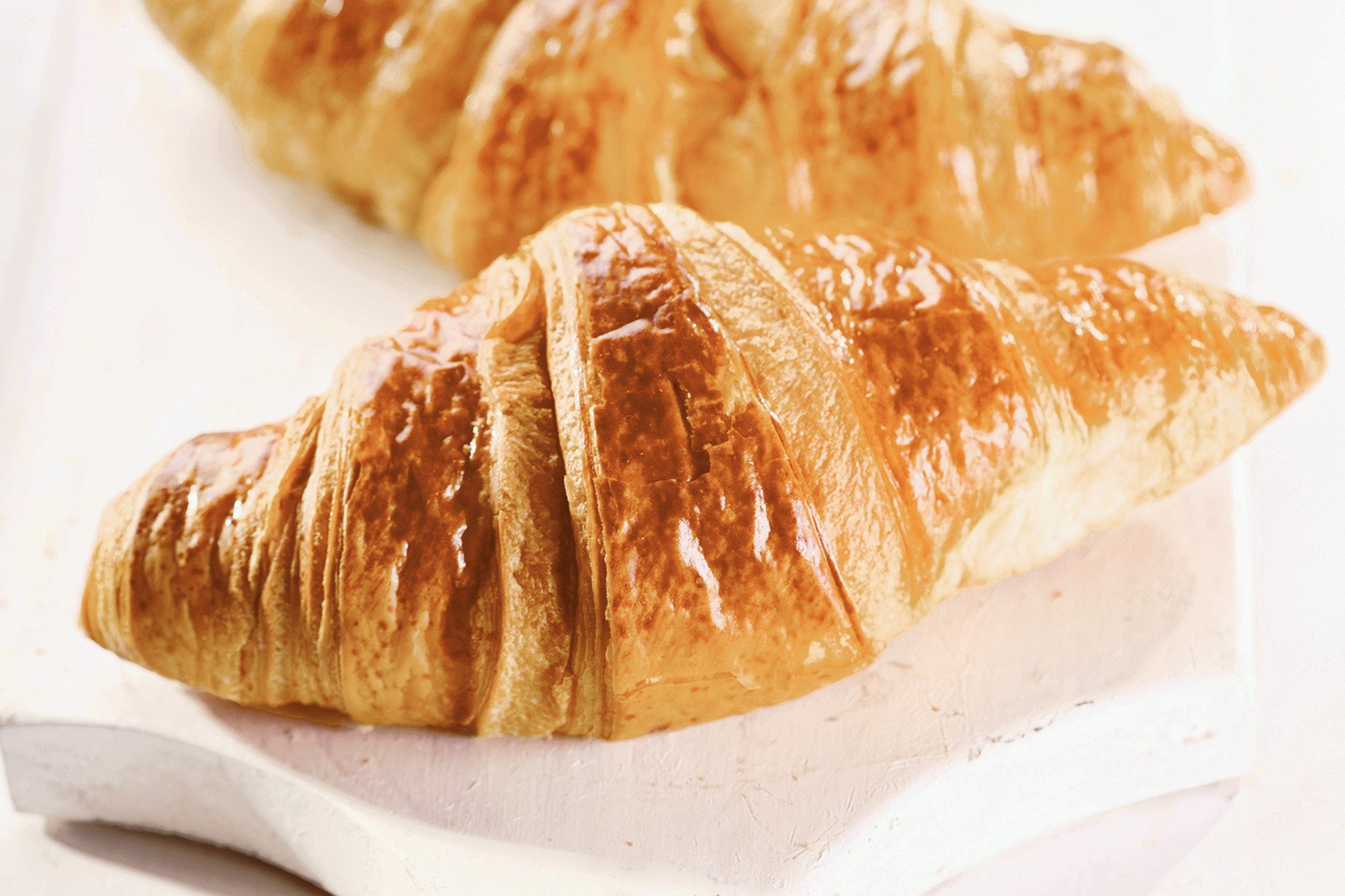 Chrupiące croissanty prosto z Francji. Przepis na wypiek z serialu ...