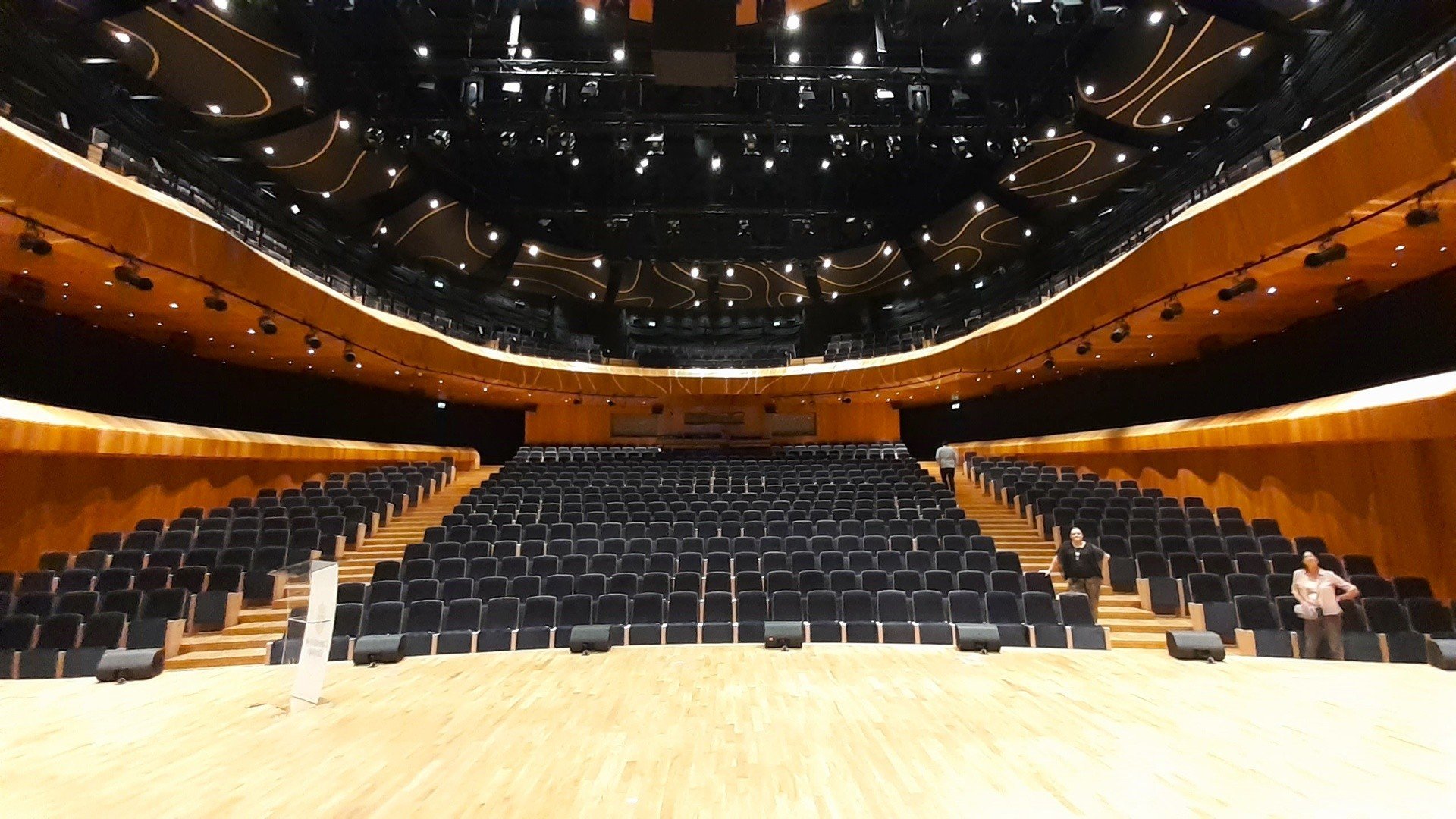 Cavatina Hall w Bielsku-Białej. Kosmiczny obiekt zakończył pierwszy ...