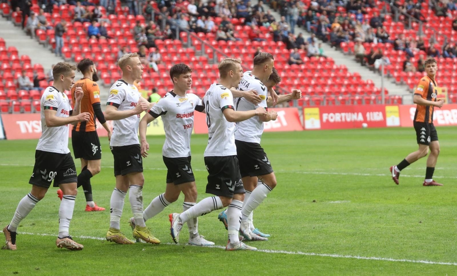 Polonia Warszawa - GKS Tychy 2:3. Tyszanie odrobili straty i wygrali w ...