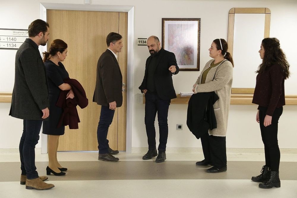 Łzy Cennet odcinek 11. Pobita Ozlem prosi o pomoc Mahira [streszczenie ...