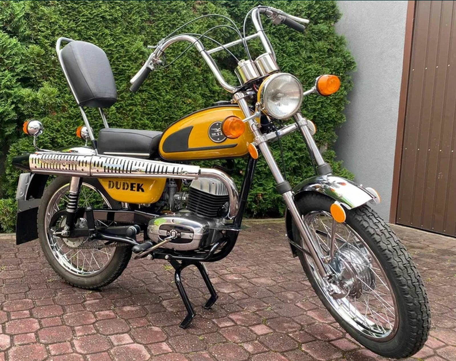 Motorynki i kultowe motocykle z okresu PRL. Jawa, MZ, SHL, WSK. Ile ...