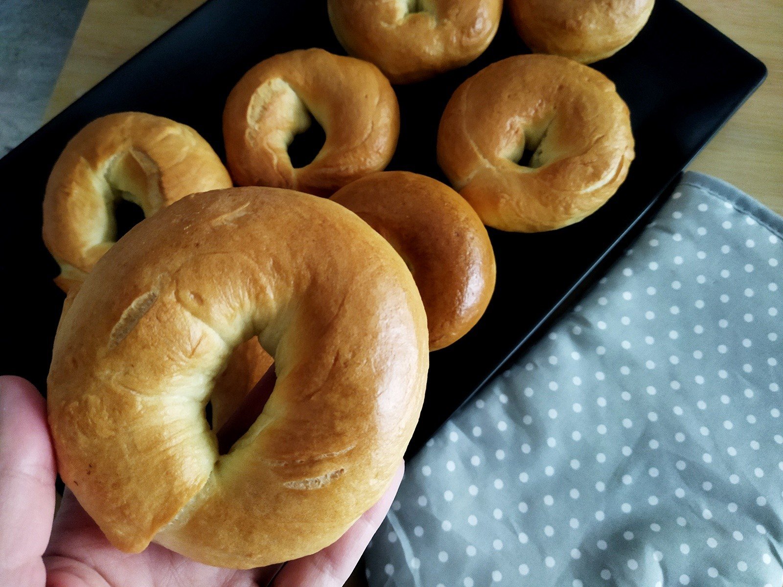 Bajgle — przepis na pieczywo | Strona Kuchni