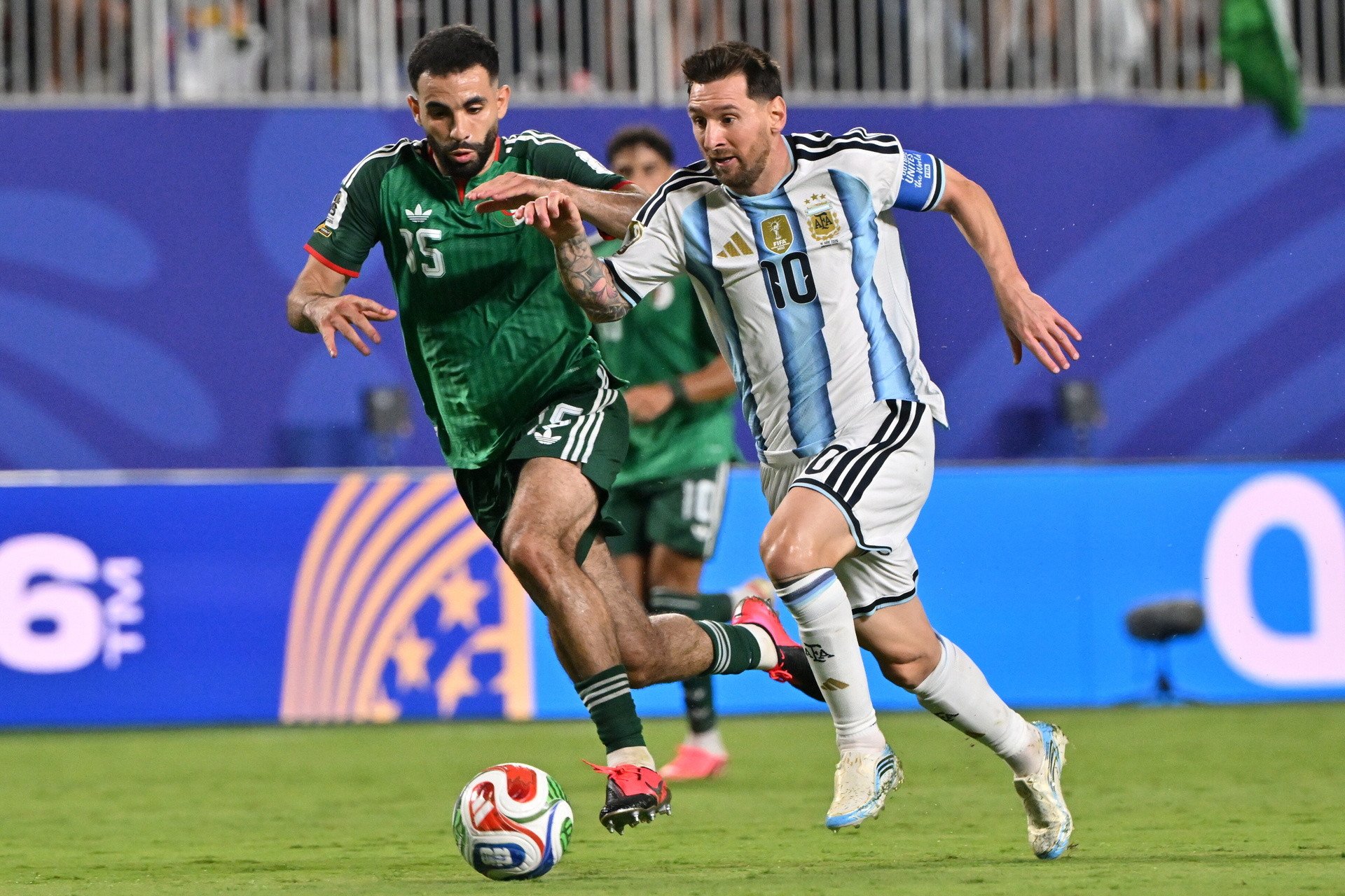 Messi goni Ronaldo, a Lewandowski w czołowej „10”! Najlepsi strzelcy w ...