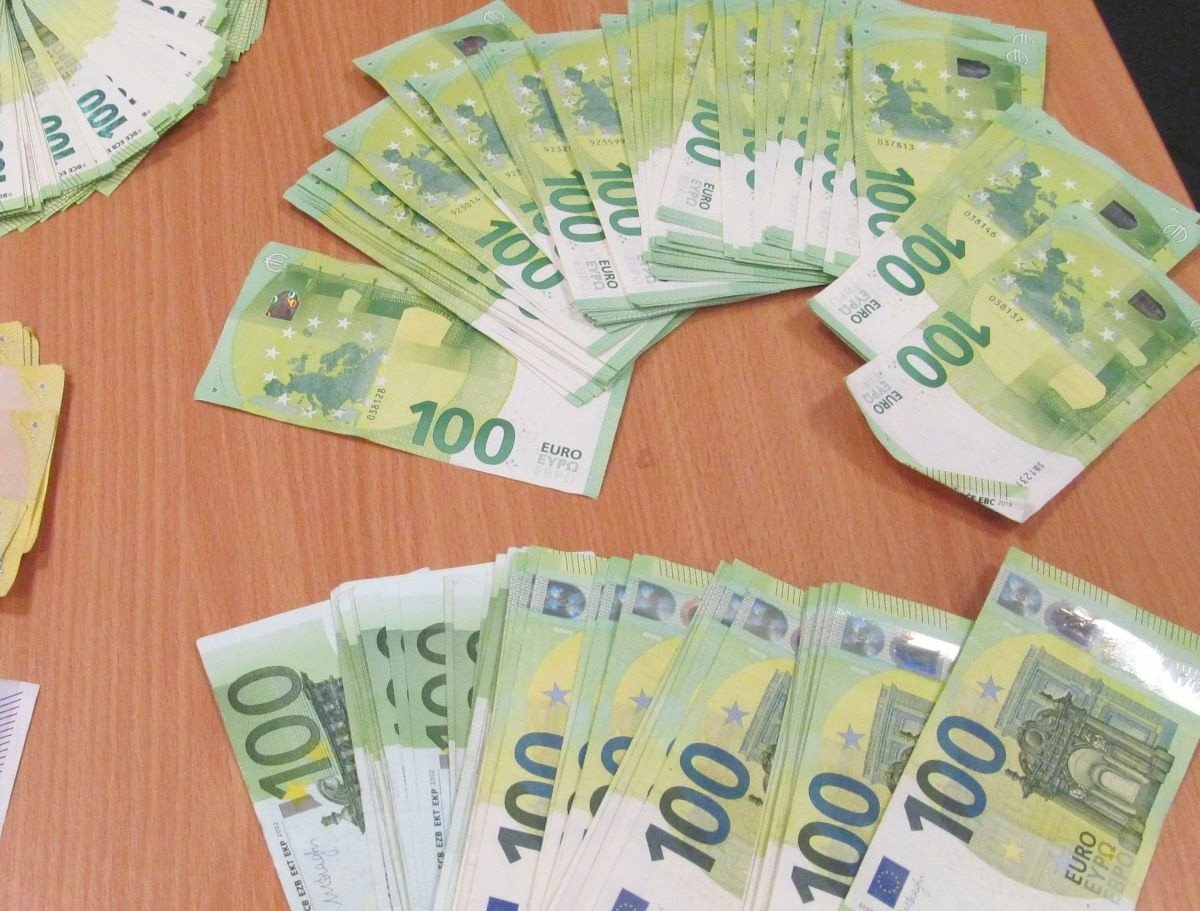 200 tys. złotych w gotówce w bagażu Rumunki! Kobieta jechała do ...