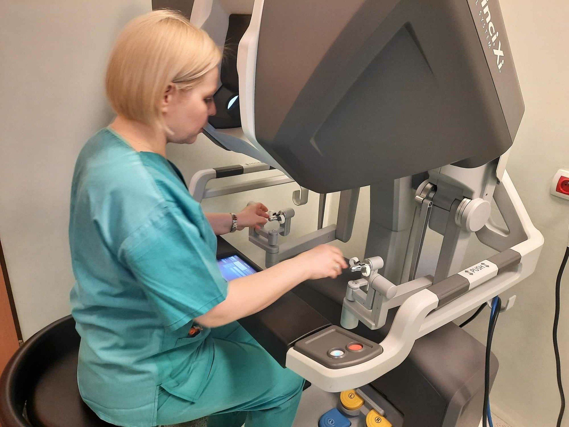 Lekarze z Zabrza walczą z rakiem prostaty używając robota da Vinci ...