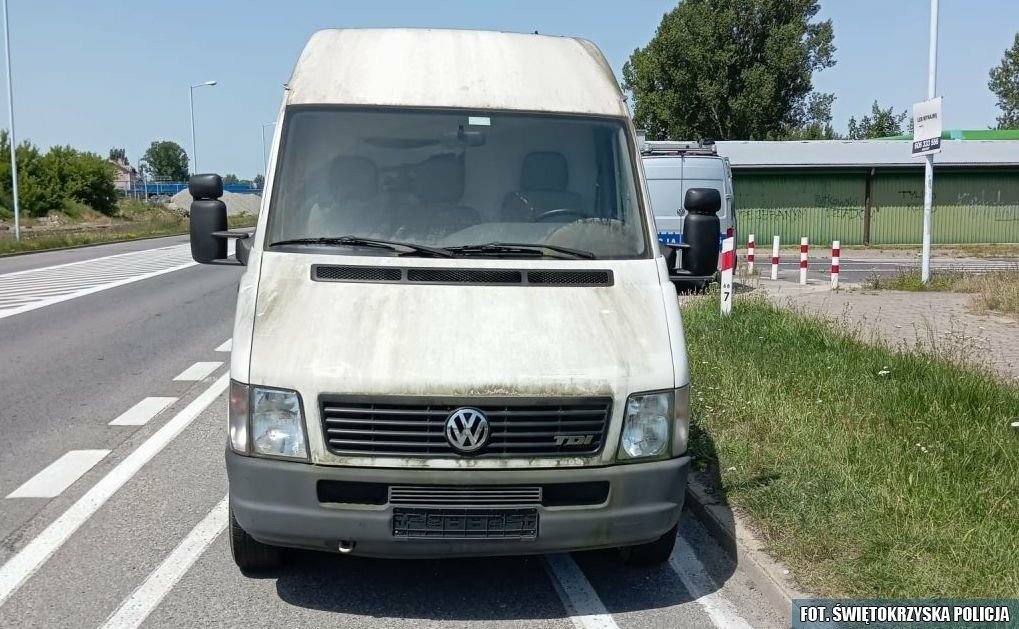 Dostawczak kontrolowany w Ostrowcu miał rejestracje od innego auta ...
