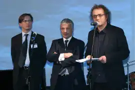Jan Englert ma dorosłego syna. Tak dziś wygląda 55-letni Tomasz Englert ...