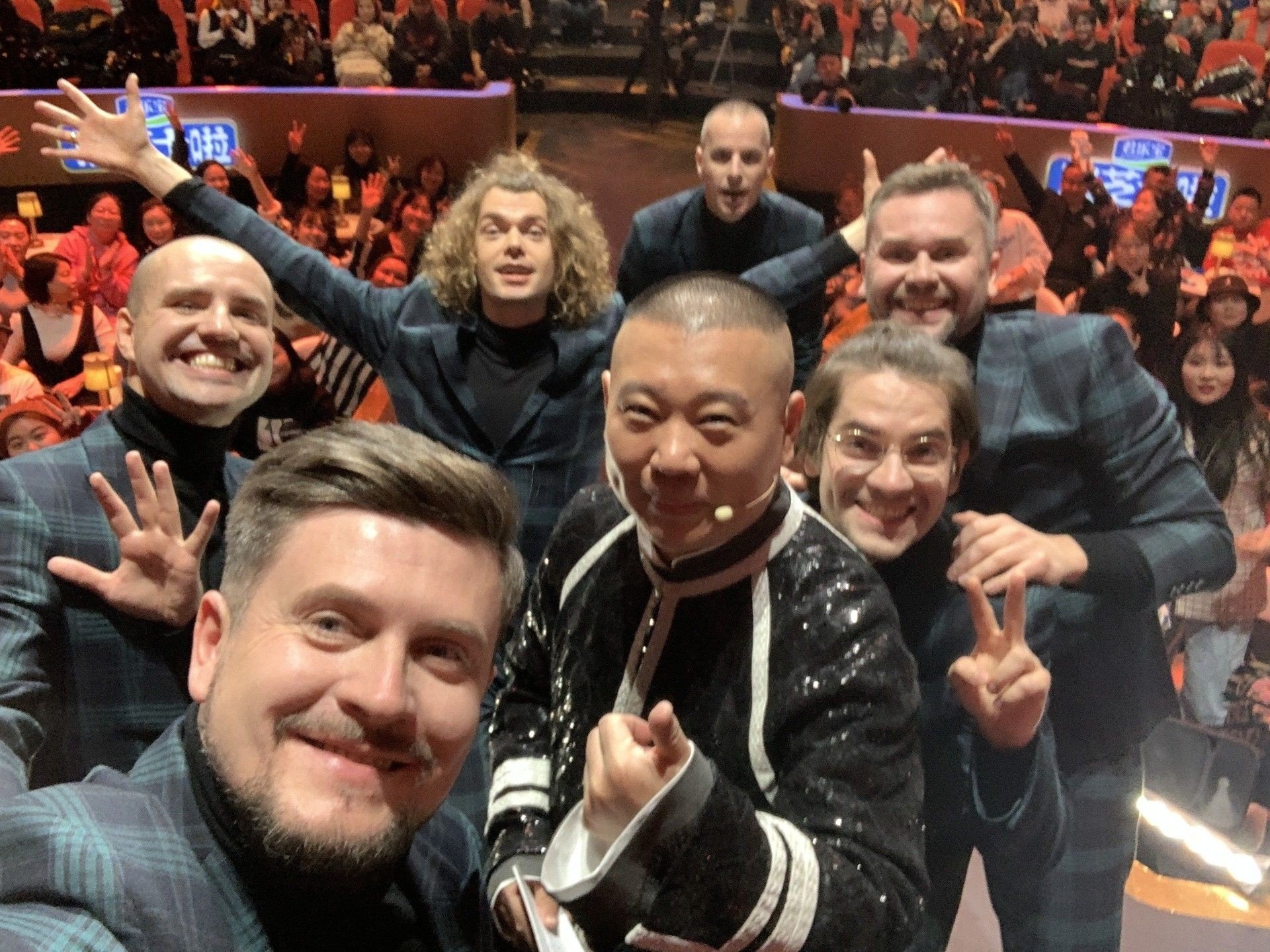 Fair Play Crew w Chinach. Tancerze nagrywają program i wystawiają ...