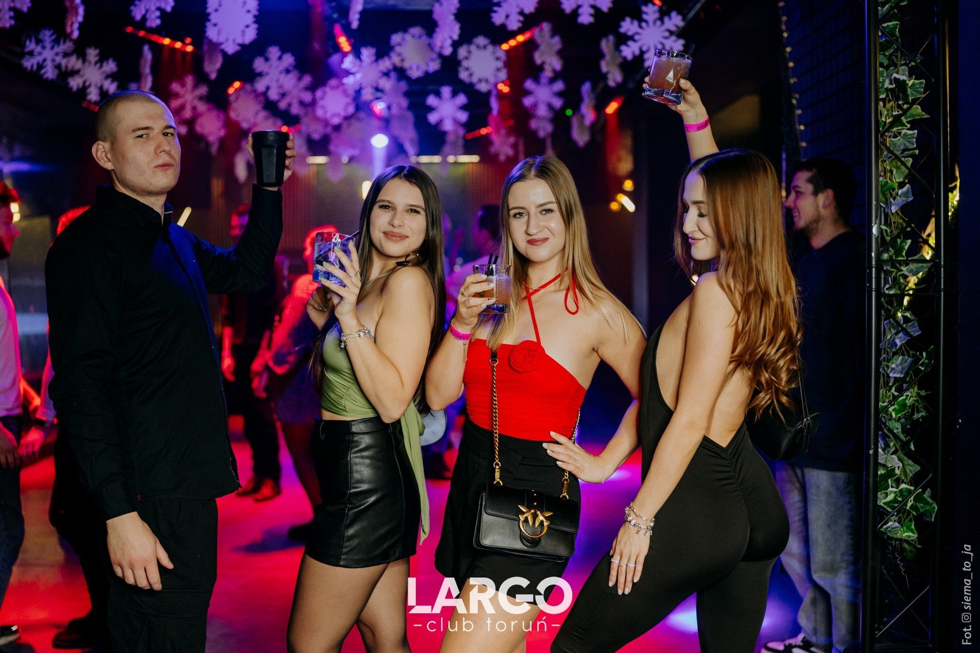 Nights of Queen w Largo Club Toruń. Działo się na parkiecie! Zobaczcie ...
