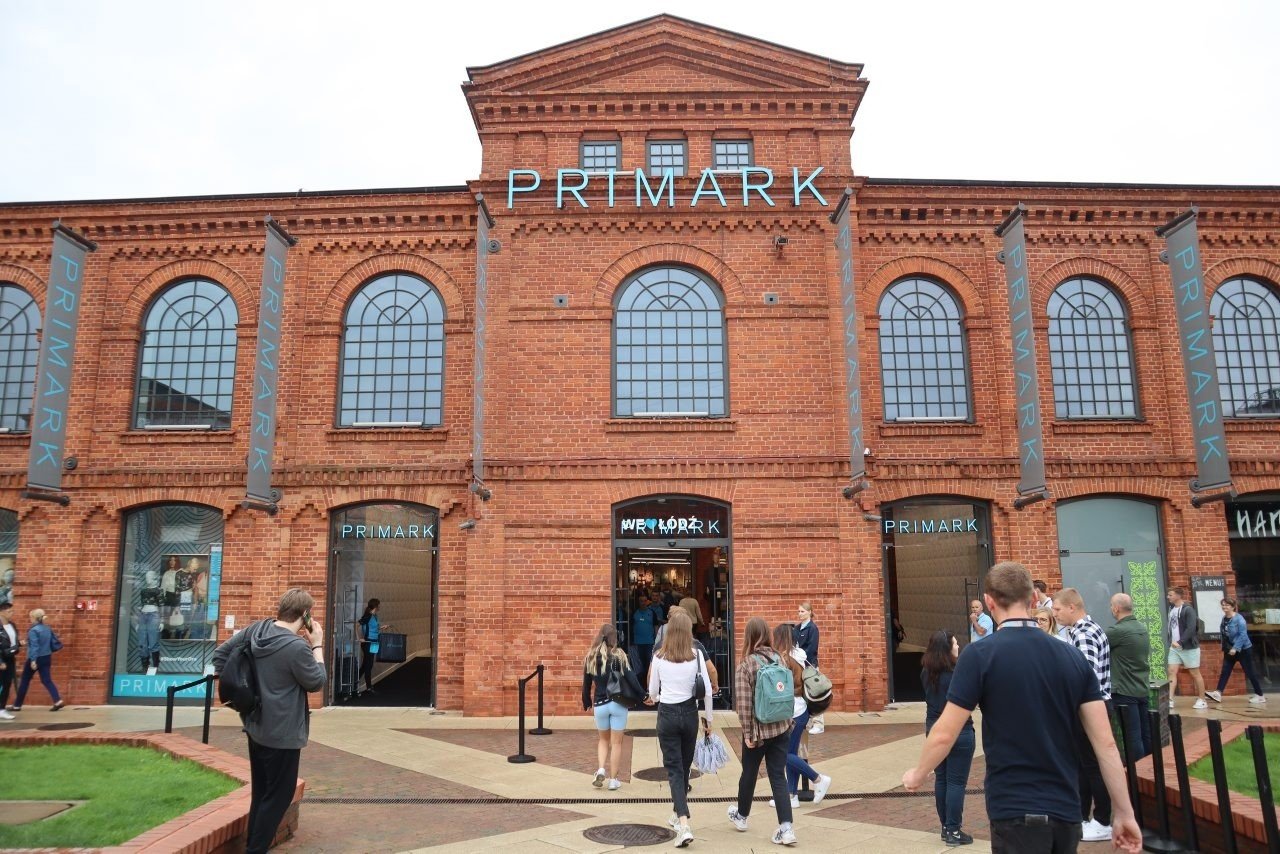 Nowe sklepy i punkty w Manufakturze otwarte w 2023 roku: Primark, Pepco ...