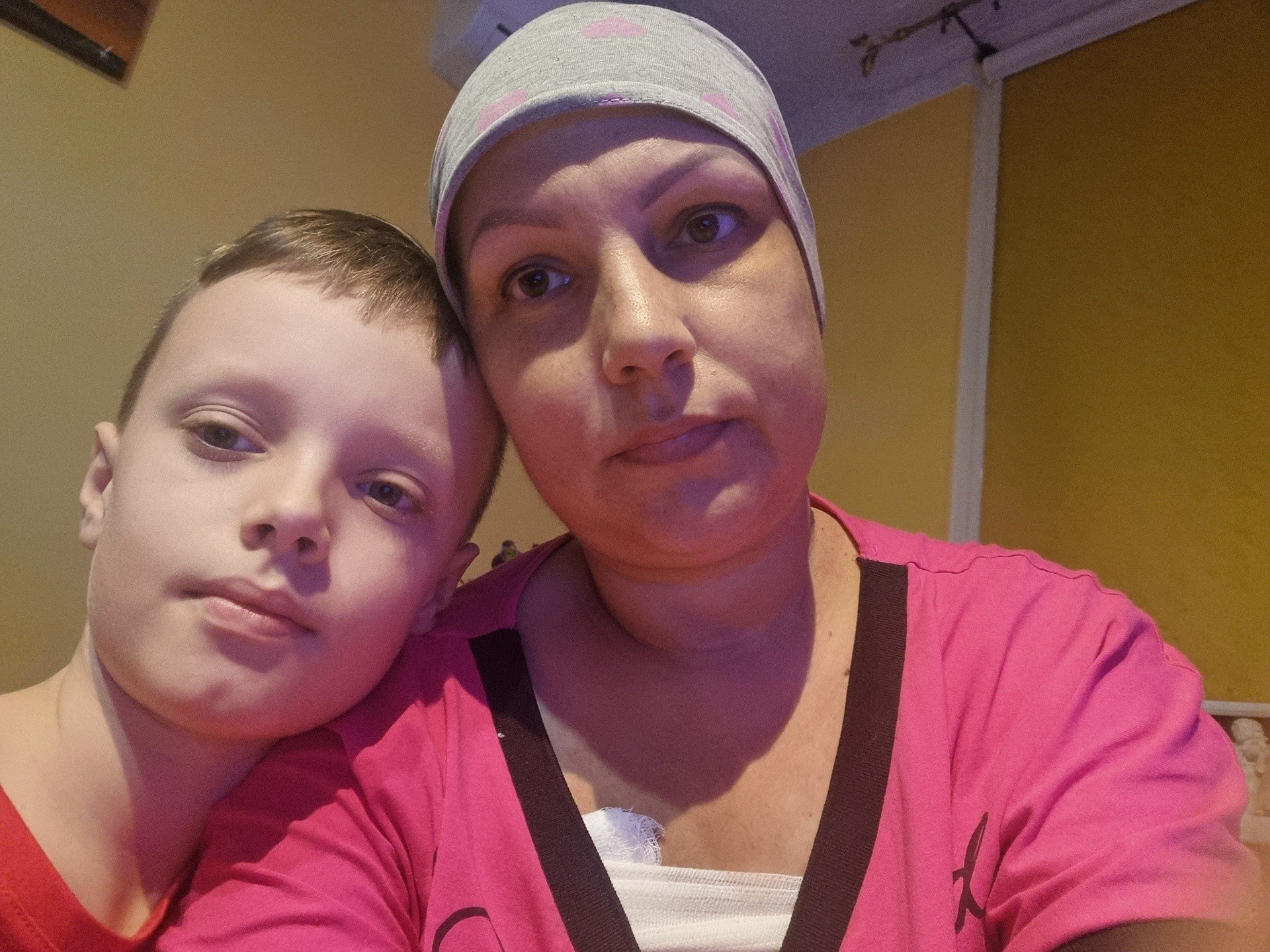Pani Monika walczy z nowotworem. Potrzebna jest droga kuracja. Trwa ...