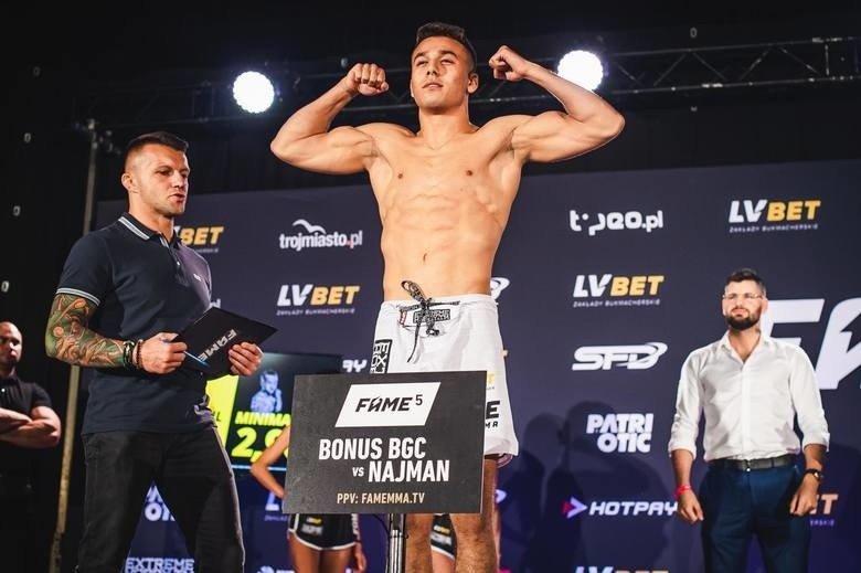 Kamil Hassan, reprezentant MMA Krosno, w sobotę zawalczy na gali FAME ...