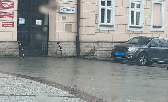 Radni miejscy z Przemyśla proponują mieszkańcom, aby parkowali poza ...