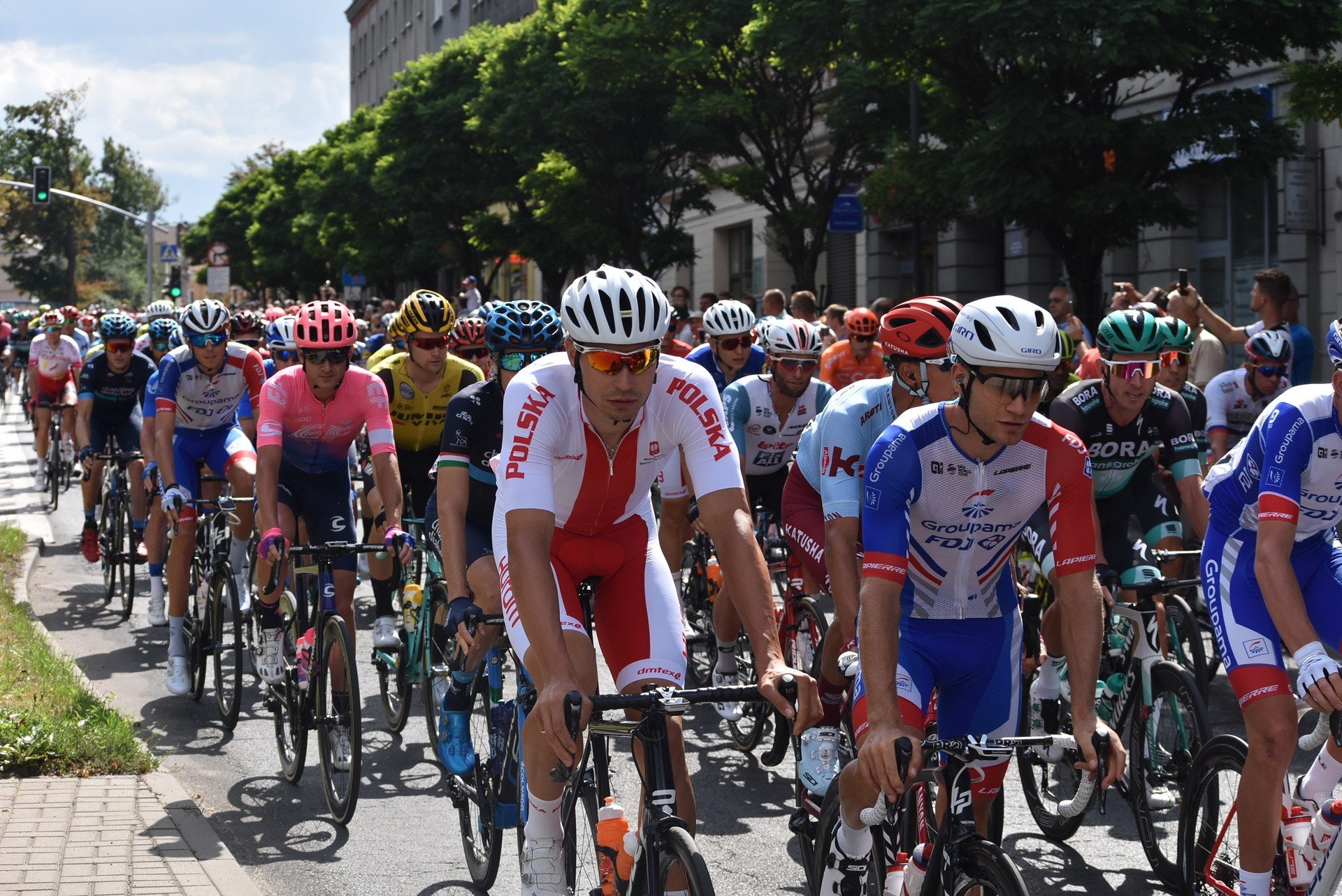 76. Tour de Pologne w Tarnowskich Górach: Kolarze na starcie 2. etapu ...
