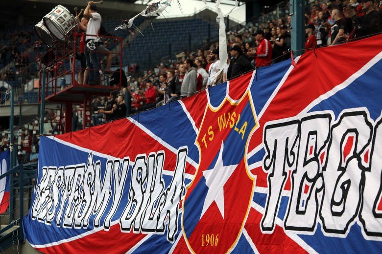 Wisła Kraków. Flaga „Wisła Sharks” zniknęła ze stadionu przy Reymonta ...