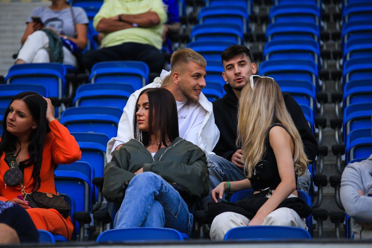Jakub Moder dalej nie wrócił do treningów w Brighton. Nowe wieści w ...