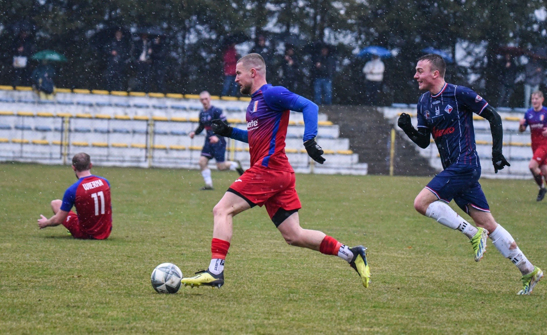 Wierna Małogoszcz przegrała z Granatem Skarżysko-Kamienna 2:4. Wysyp ...