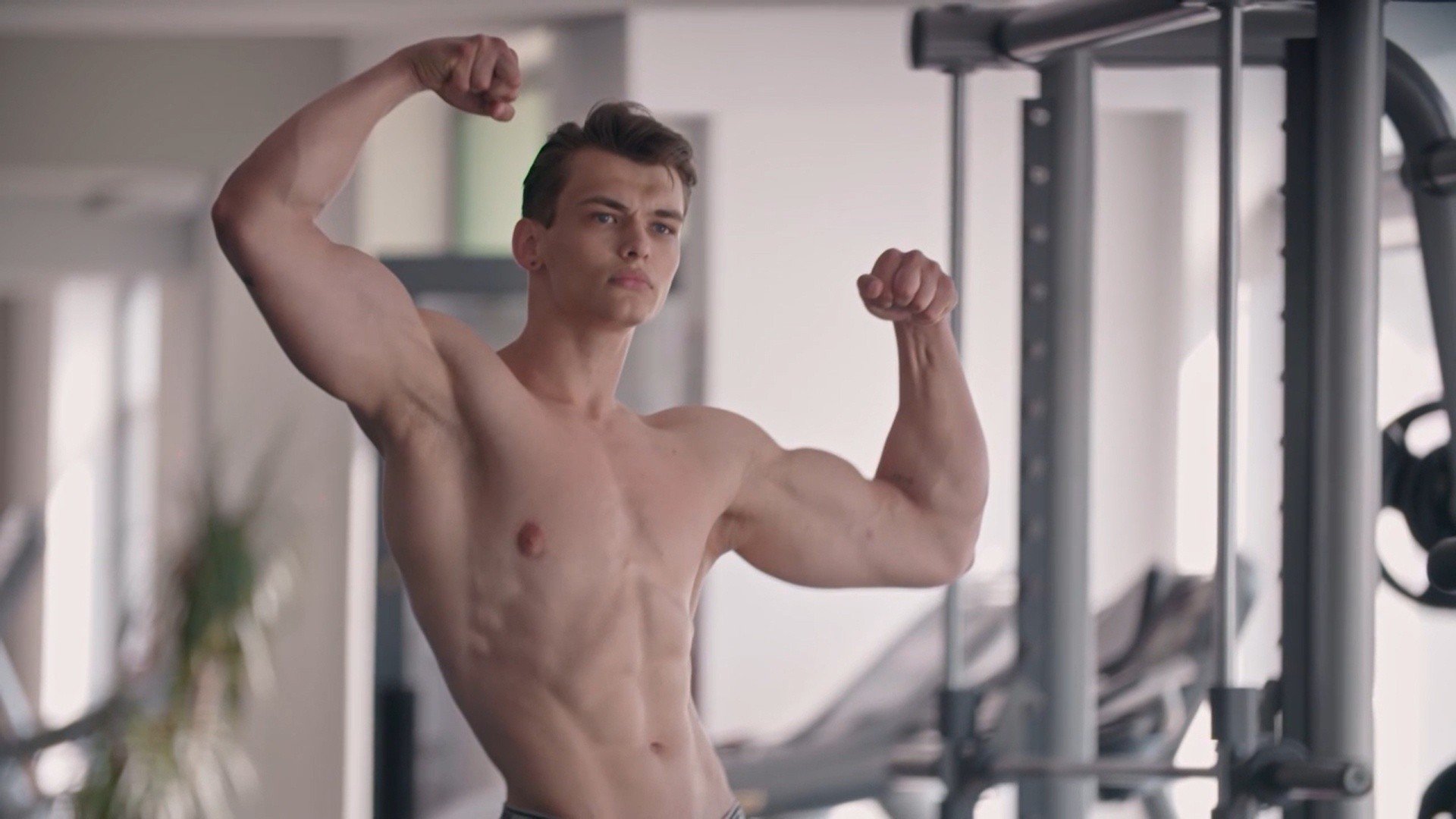 Tak teraz wygląda Adam Lochyński z "Top Model" - zdjęcia. To dziś ...