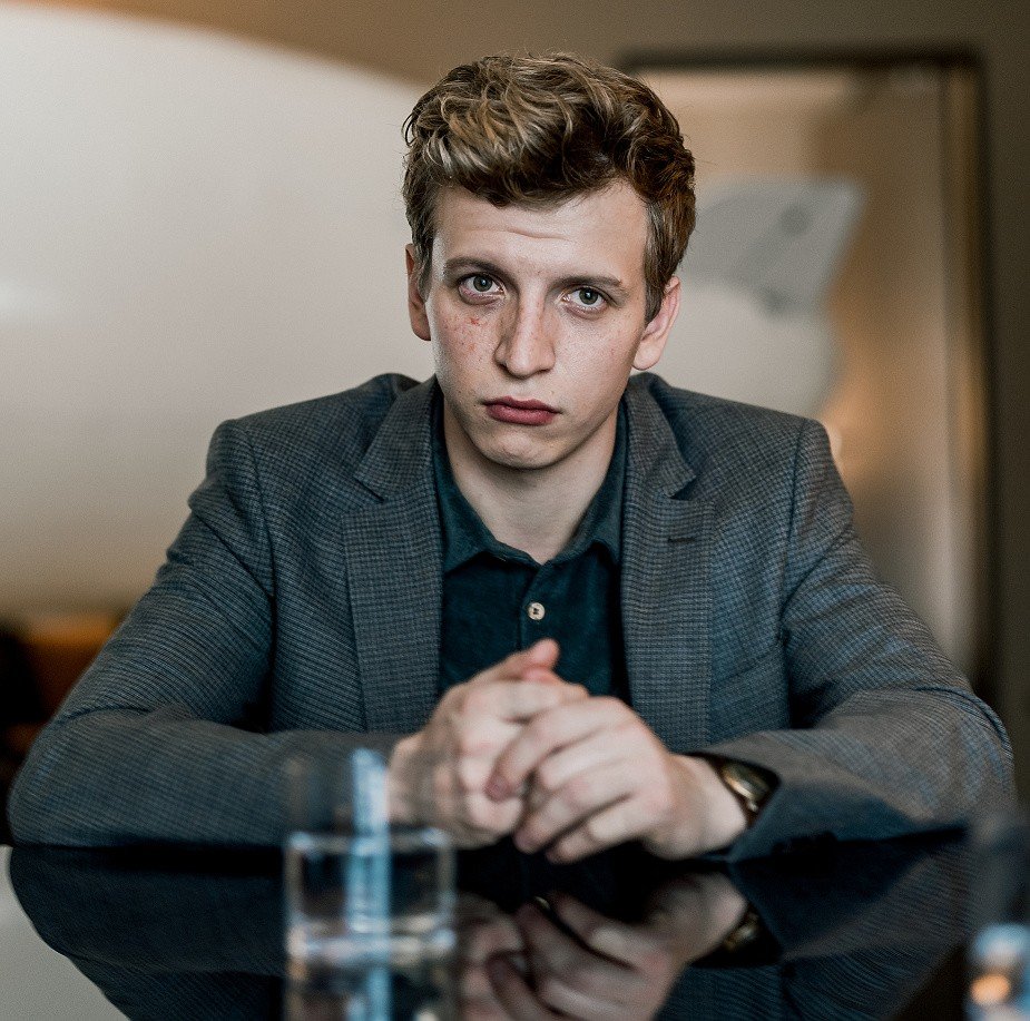 Michał Wnuk nakręcił Polot. Odlatują syn, matka i sam reżyser (zdjęcia ...