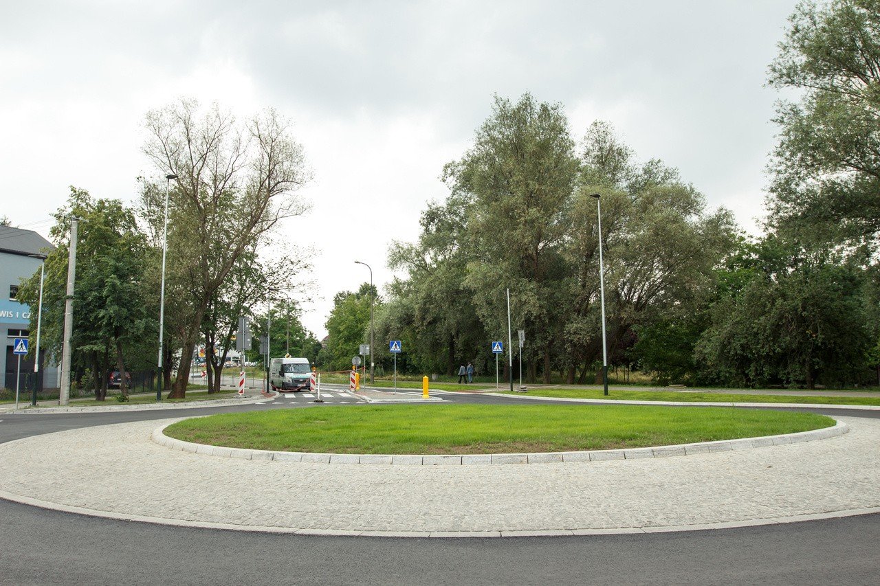 Kraków zyskał nowe rondo. Wykonał je deweloper | Dziennik Polski