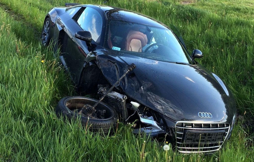 Gmina Jedlnia - Letnisko: wypadek w Lasowicach. Rozbite luksusowe audi ...