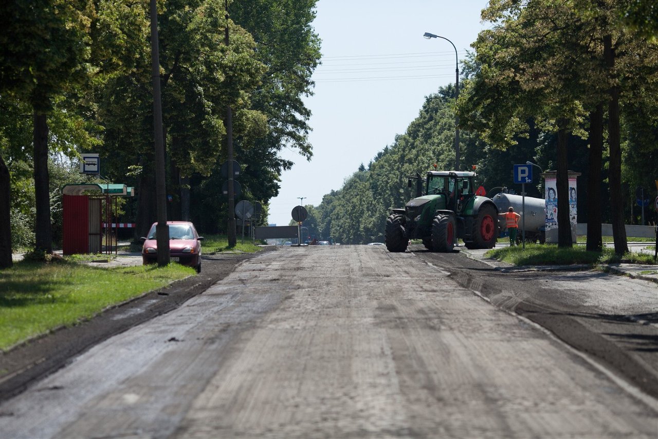 Remont al. Unii. Robotnicy zrywają nawierzchnię. Korki na Włókniarzy ...