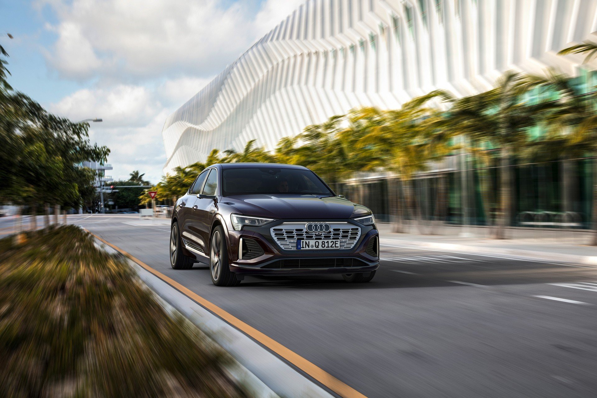 Nowe Audi Q8 e-tron. Nowa nazwa, większy zasięg i inne zmiany | Motofakty