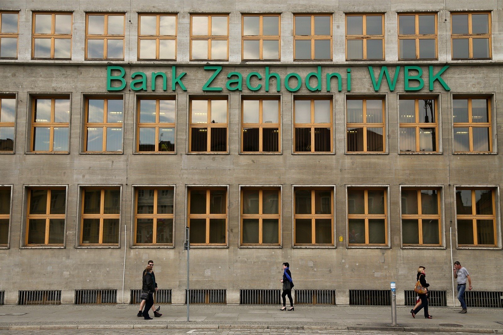 Bank Zachodni WBK przejmuje obowiązki Deutsche Bank Polska S.A. | Głos ...