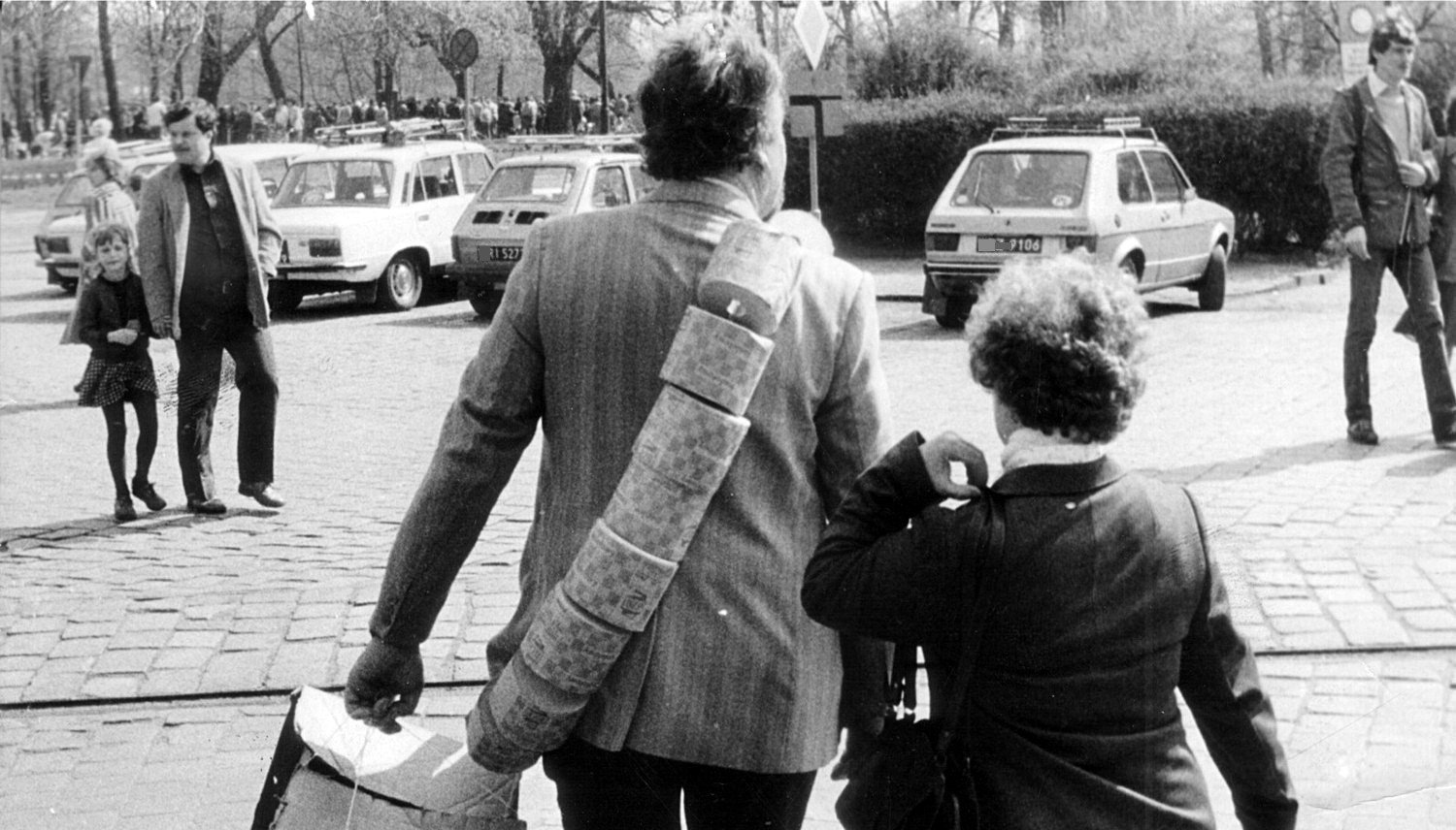 Zakupy w PRL na Śląsku: kolejki po papier toaletowy, kawę i banany. Tak ...