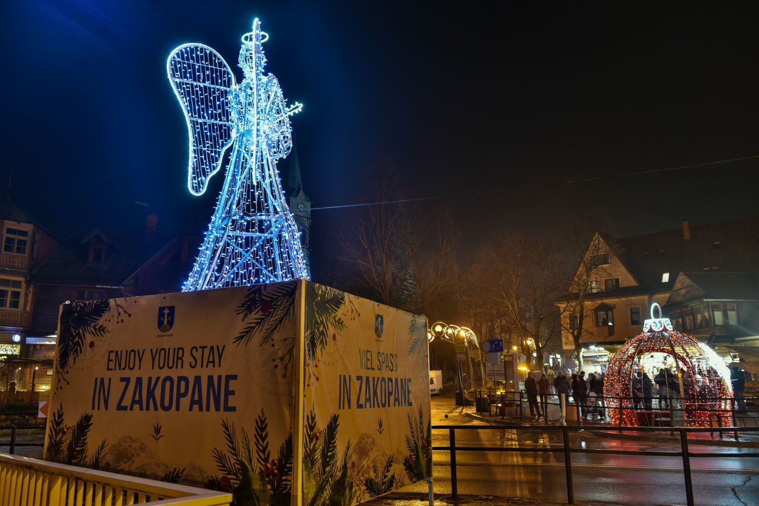 Zakopane gotowe na Boże Narodzenie. Zobacz światełka na ulicach ...