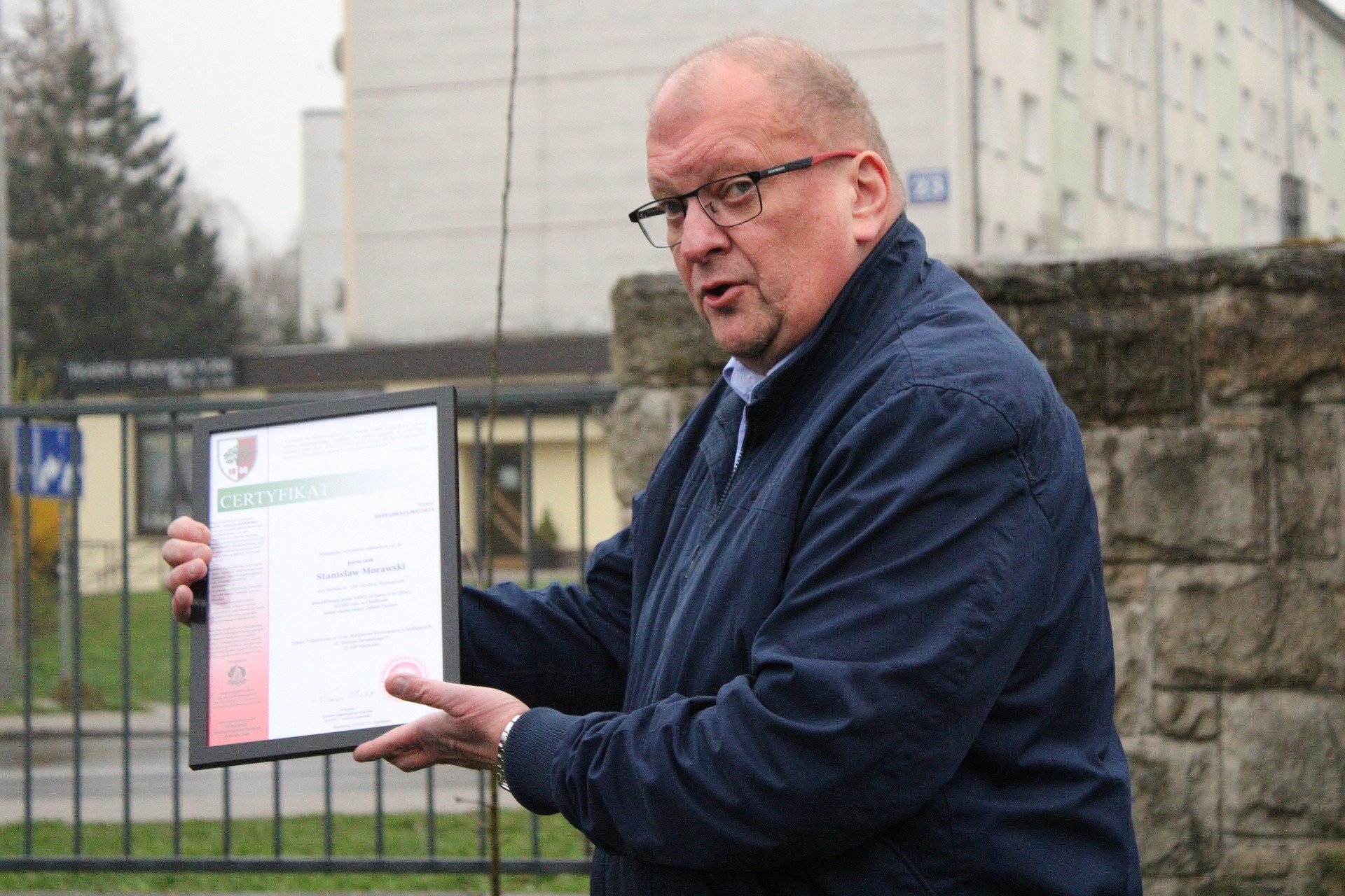 Marek Stoszek z tytułem Honorowego Strażnika Pamięci o ofiarach zbrodni ...