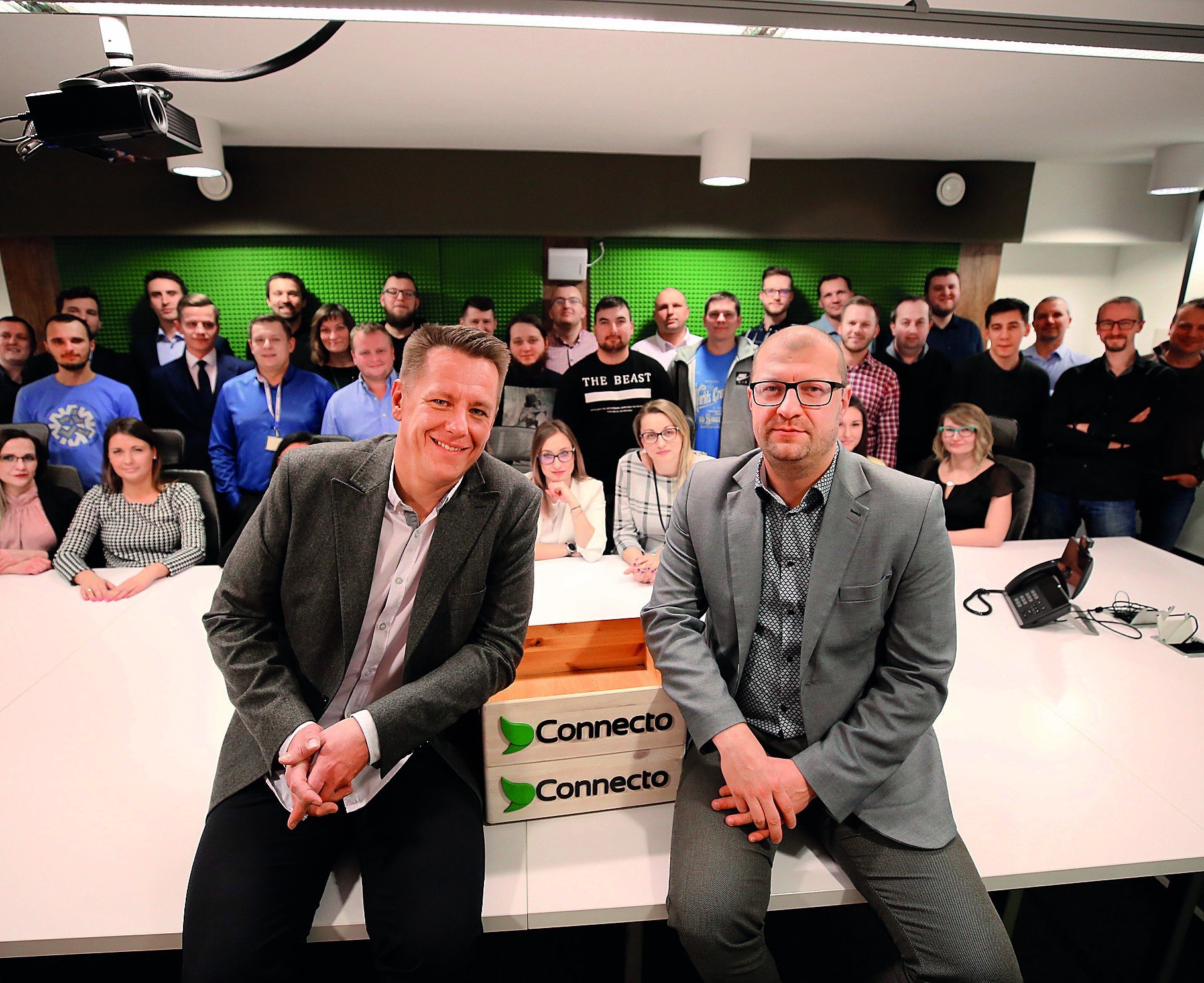 Connecto Sosnowiec. Ludzkie ramy technologii. Firma informatyczna ...