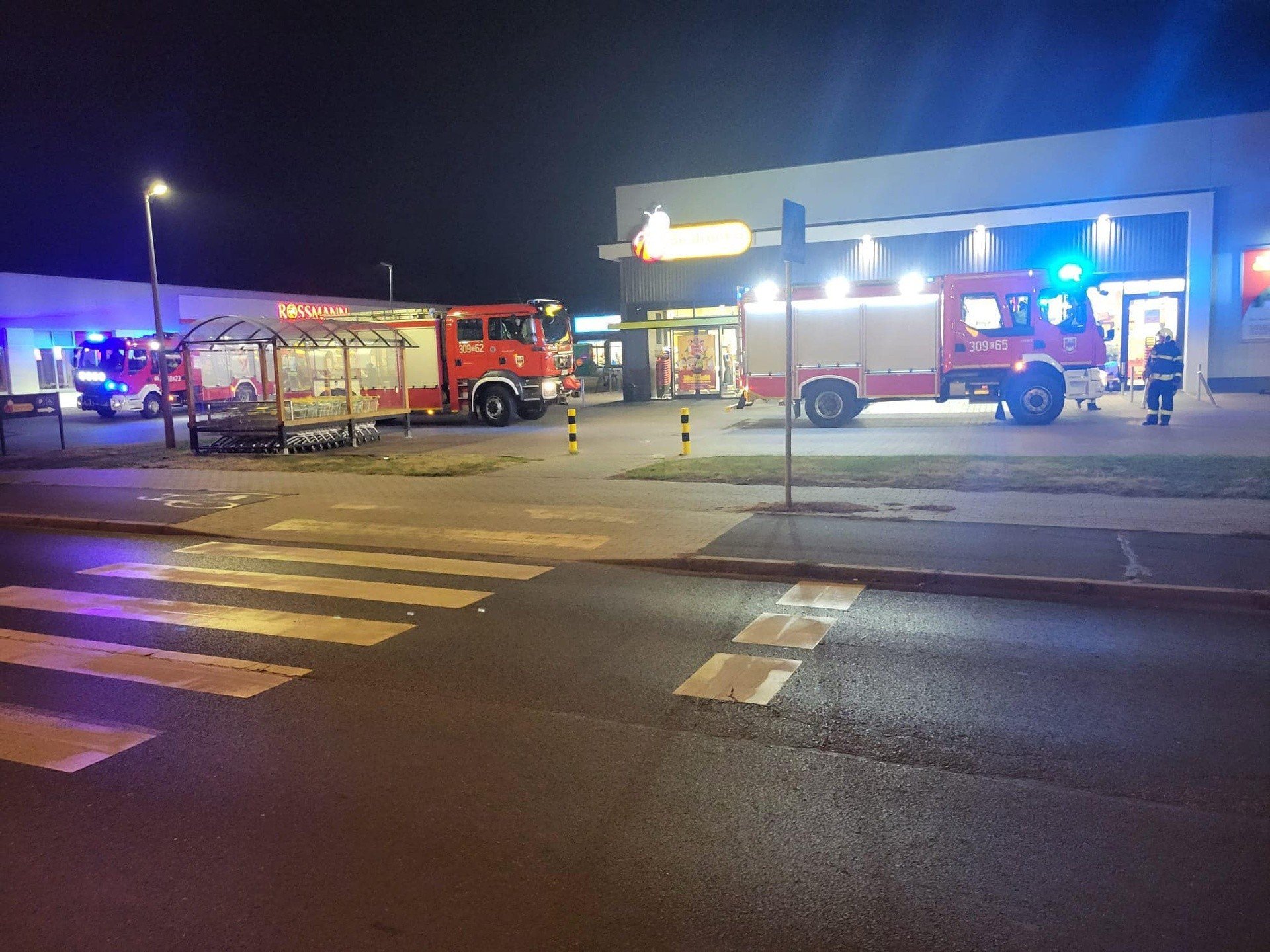 Ewakuacja marketu w Solcu Kujawskim. Interweniowała straż pożarna ...