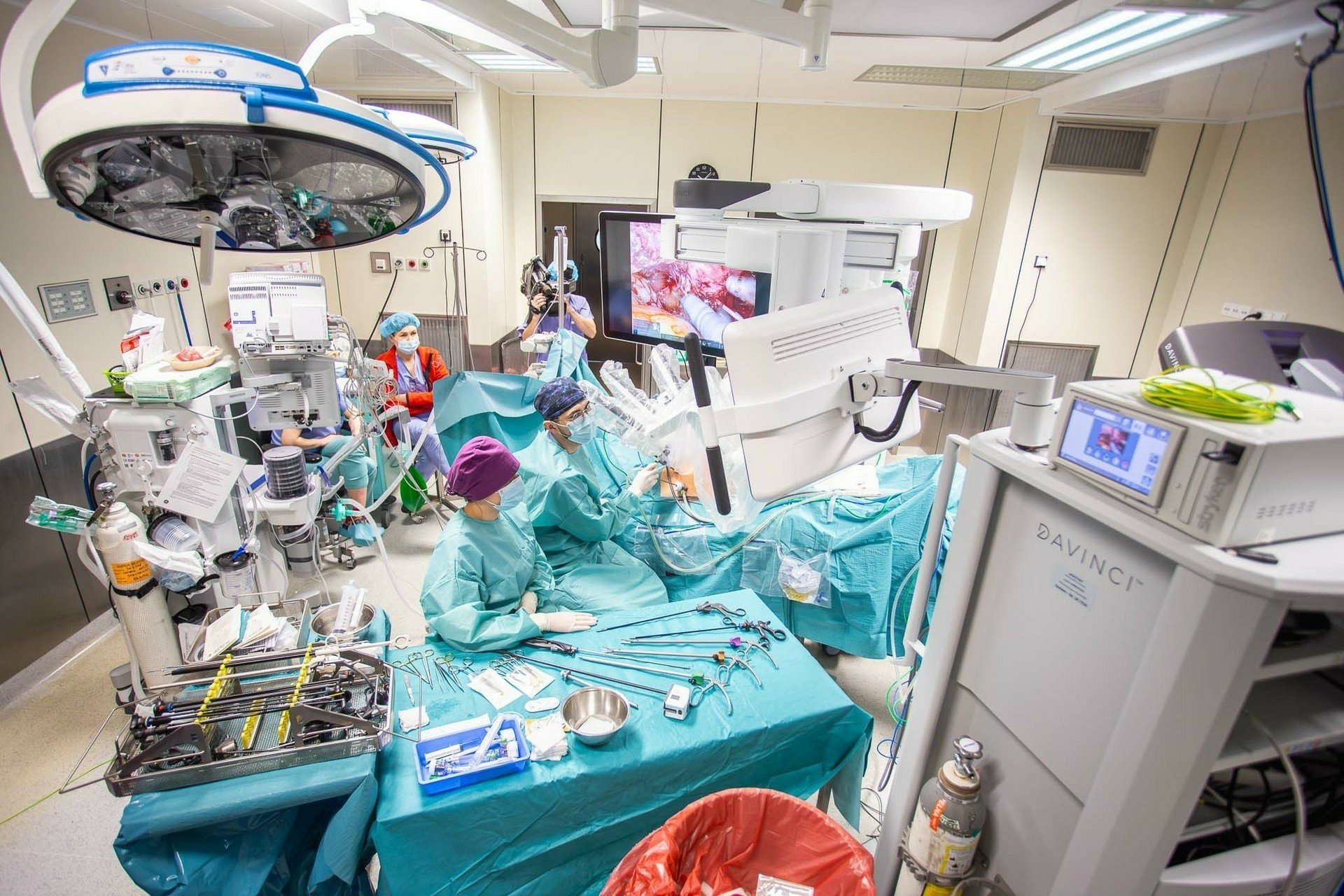 Zastosowanie robota da Vinci w resekcji nowotworu żołądka w słupskim ...