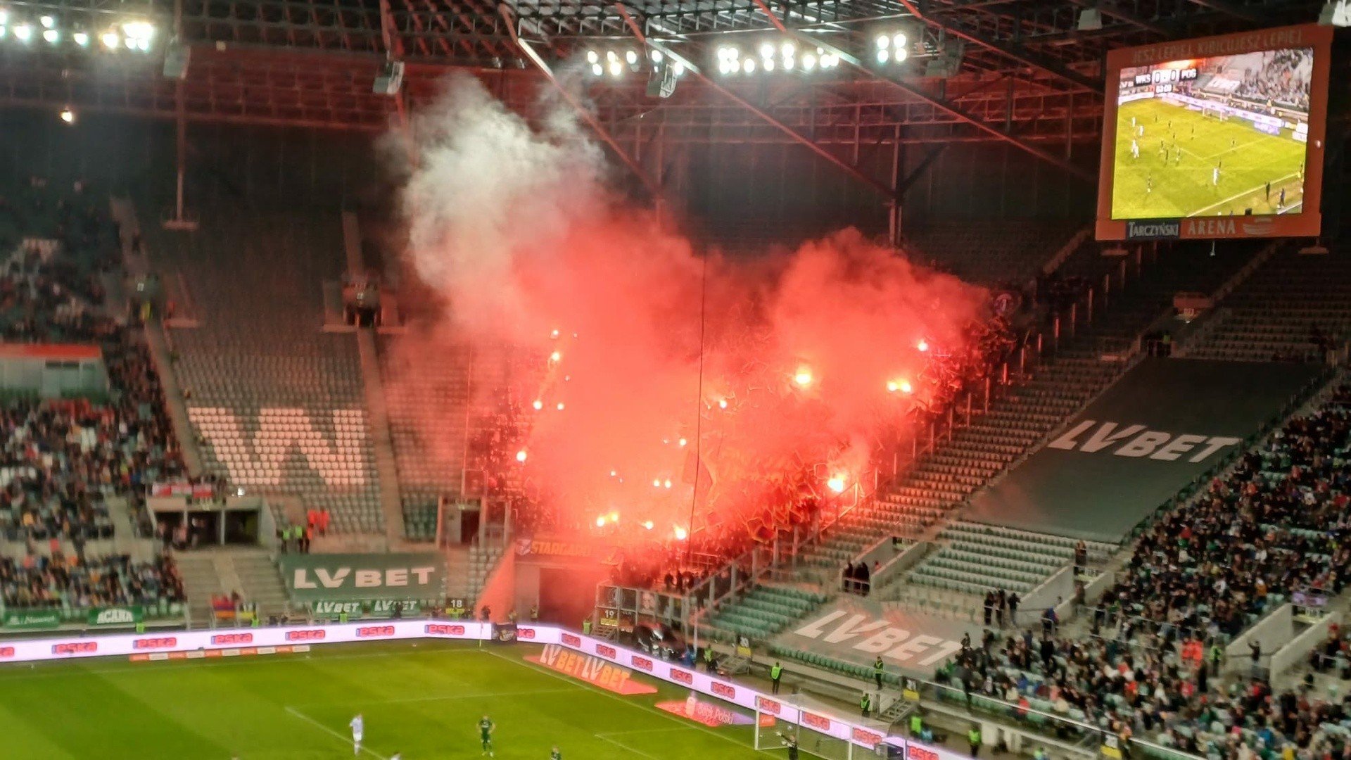 Ponad tysiąc kibiców Pogoni Szczecin we Wrocławiu [ZDJĘCIA] | Głos ...