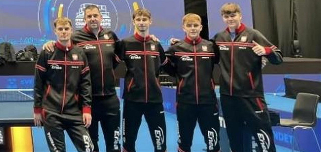 Mateusz Zalewski z Suchedniowa i Marcel Błaszczyk z Polonii Kielce z ...