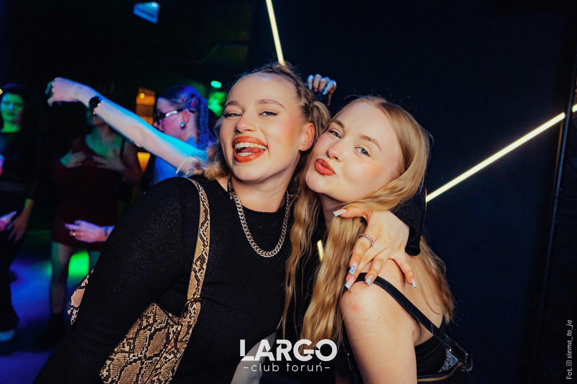 Piękne panie na imprezach w Largo Club Toruń w czerwcu! Zobaczcie, co ...