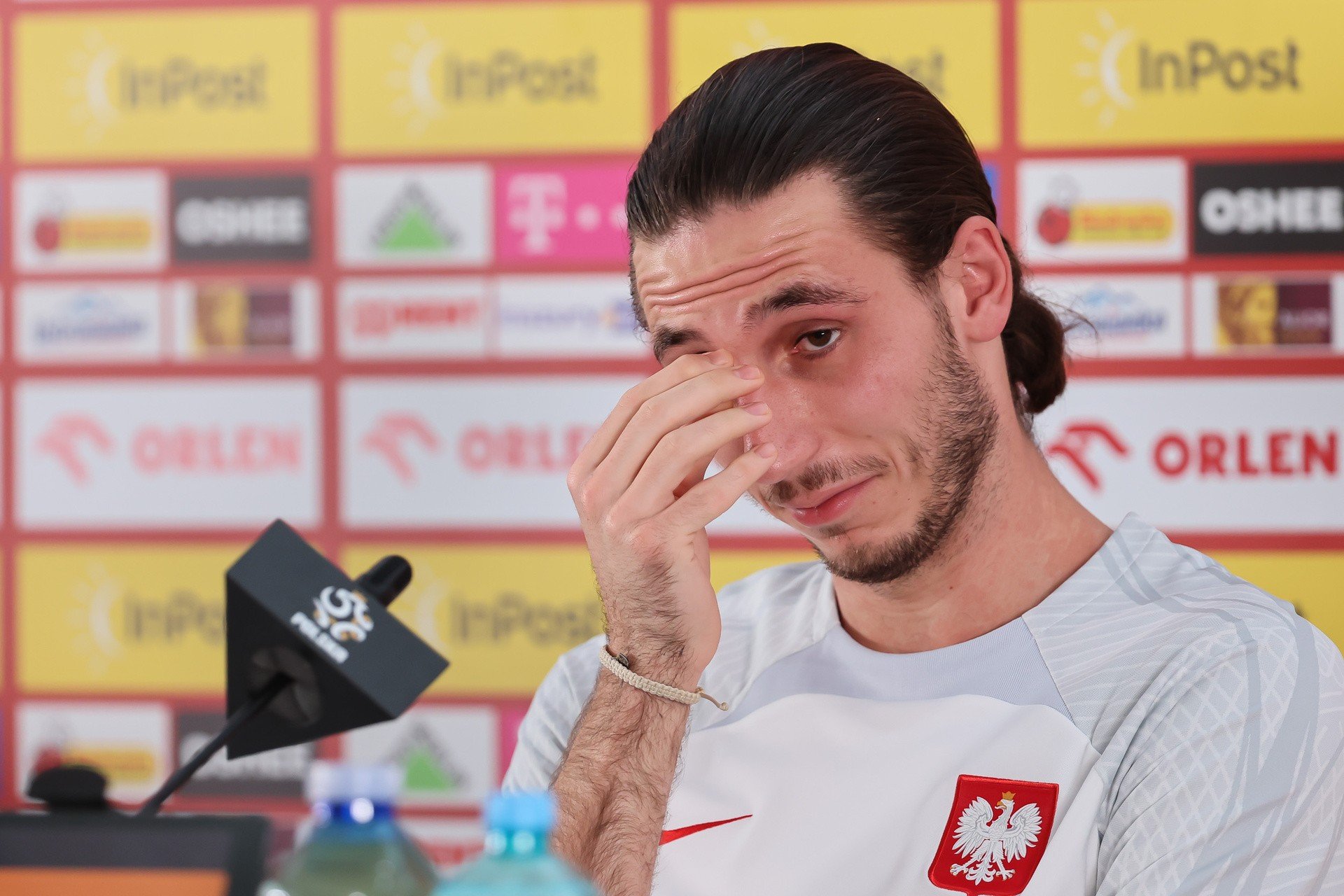 Kamil Grabara ma dość ciągłych pochwał? Wypalił po jednej z nich od ...
