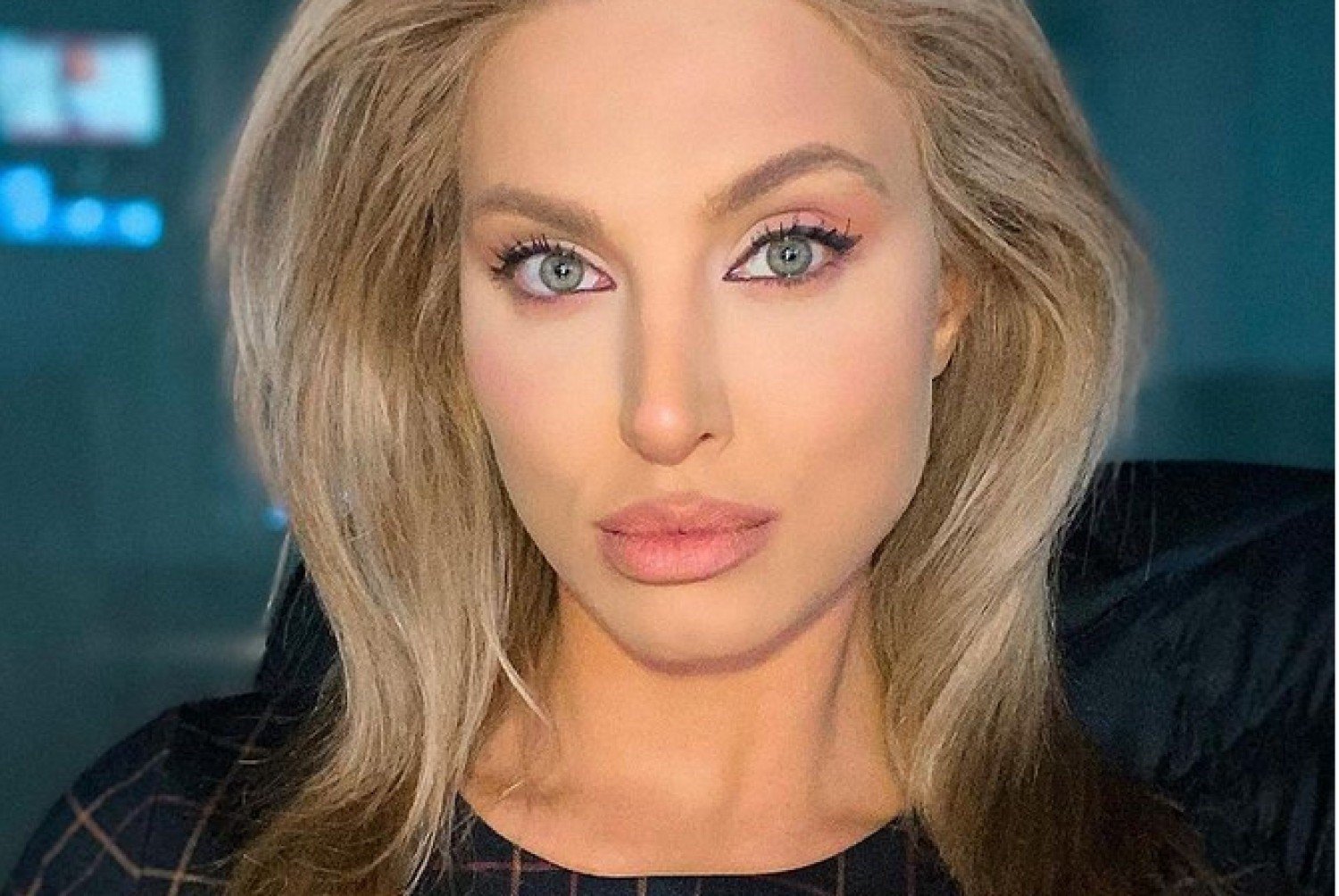 Karolina Paj czkowska Z TVP Info Krytykuje Zagraniczne Wakacje W