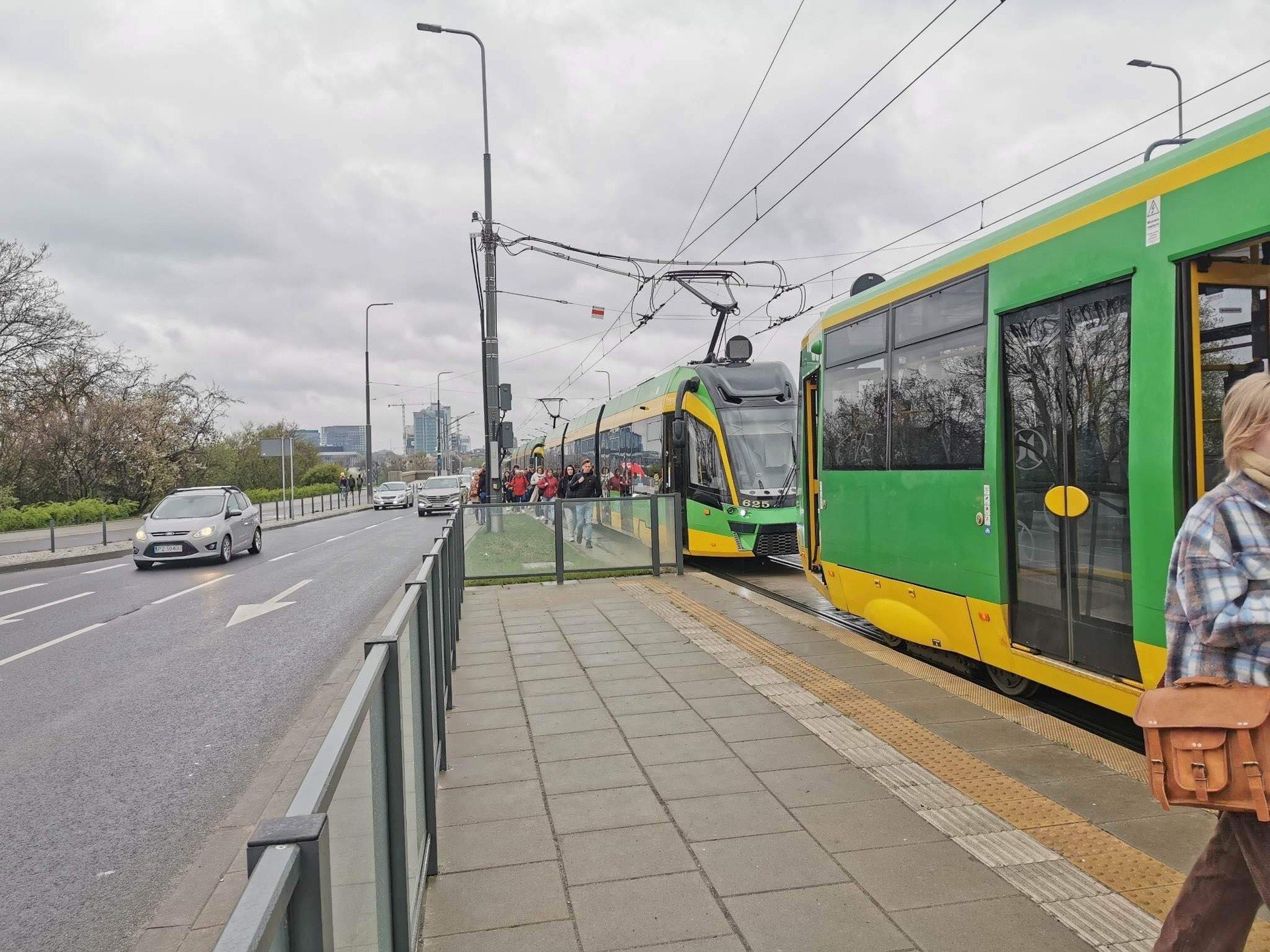 Atak epilepsji w tramwaju. Ruch tramwajowy w okolicy Ronda Rataje był ...