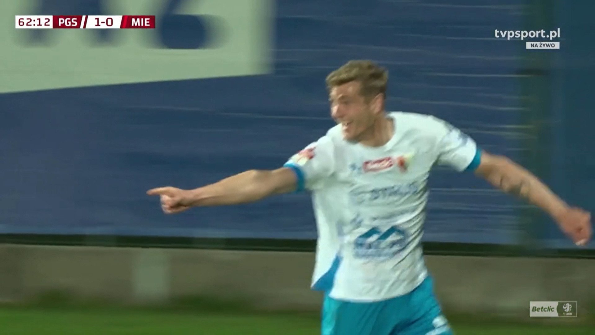 Skrót meczu Pogoń Siedlce - Miedź Legnica 2:0. Oberwali po przerwie | Gol24