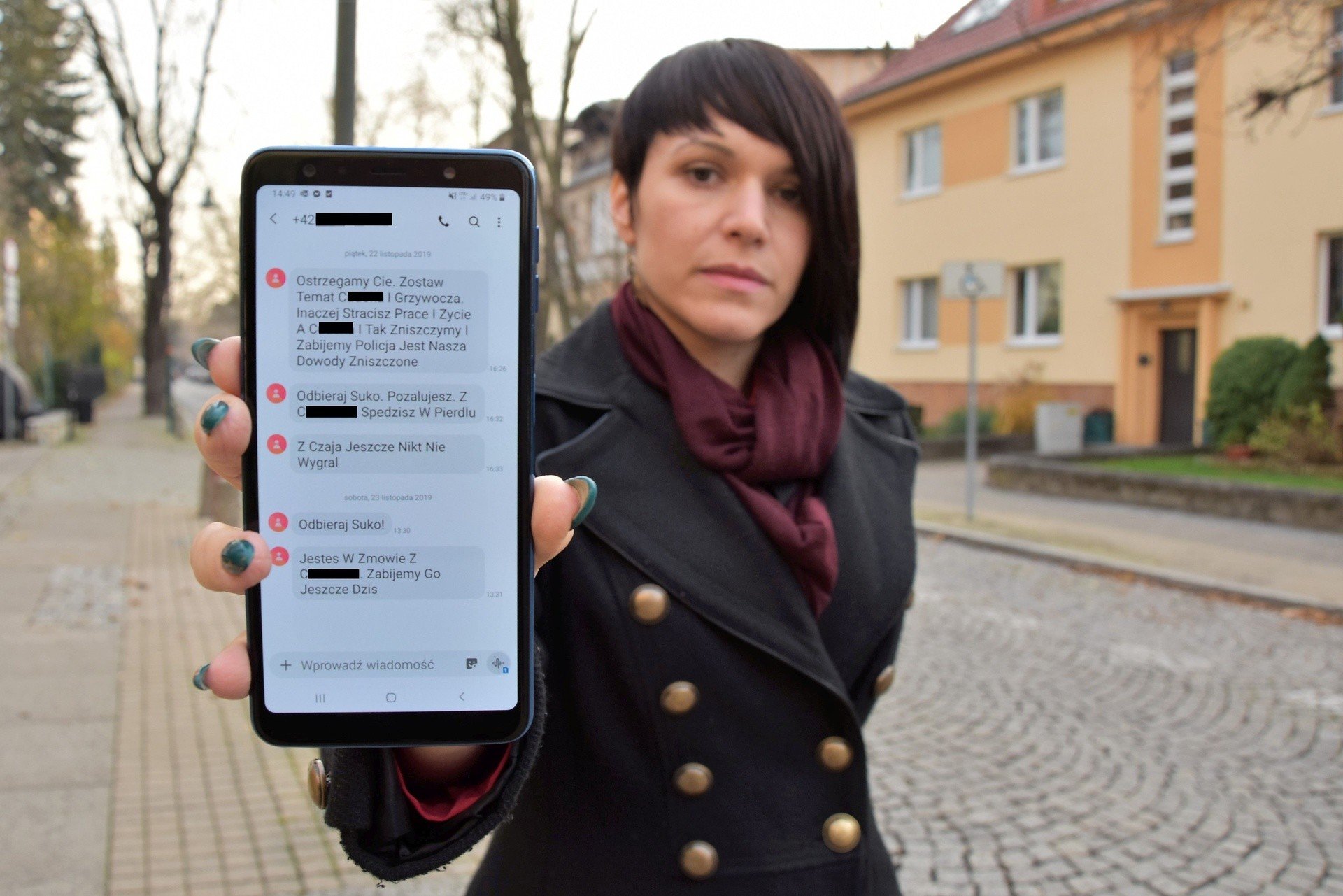 Hejter grozi śmiercią naszej dziennikarce po tekście o księdzu, który ...