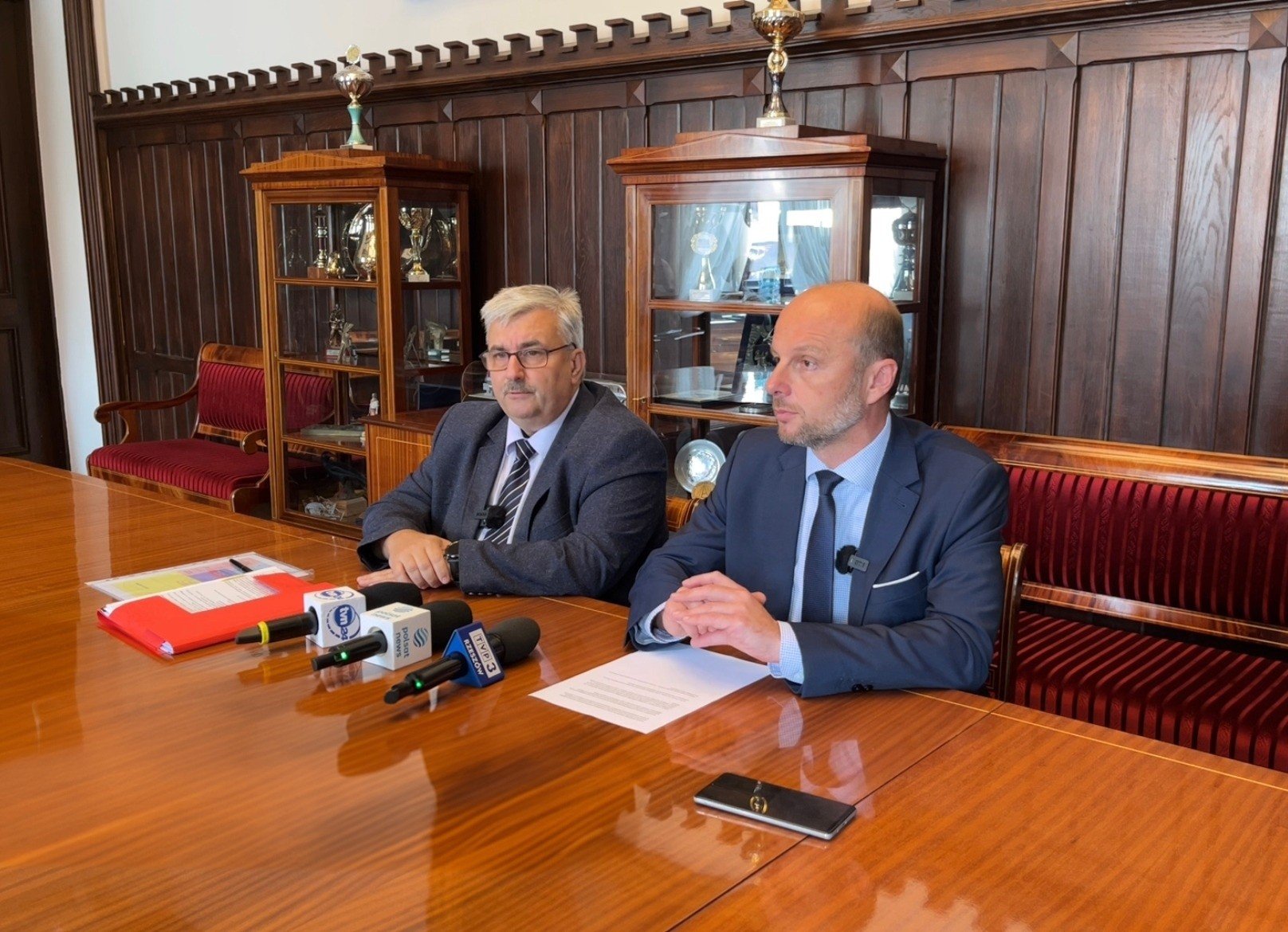 Są wyniki kolejnych próbek wody. Prezydent Fijołek nie odpowiada na ...