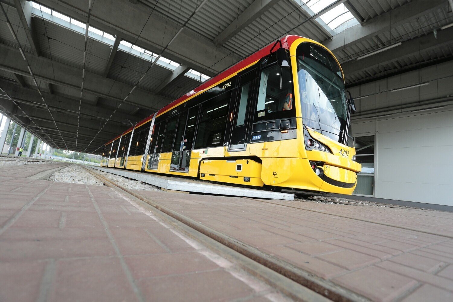 CBA w Tramwajach Warszawskich. Śledczy prześwietlają przetarg na ...