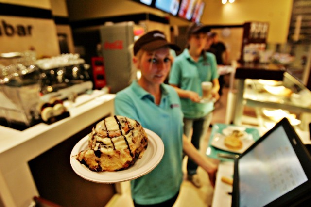 Ciastkarnia Cinnabon Bakery Cafe - przepyszna nowość we Wrocławiu ...