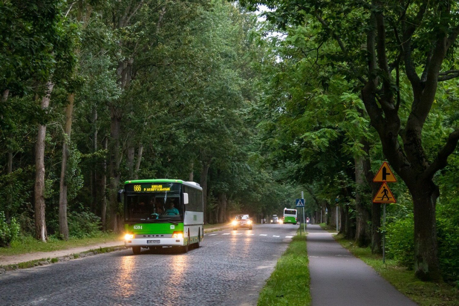 Dodatkowe połączenia od PKS Gdynia na wakacje. „Diabelska” linia 666 do ...